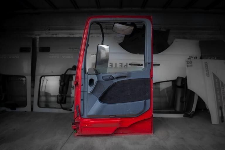 Дверь и запчасти MERCEDES ACTROS MEGA SPACE DOOR RIGHT MERCEDES ACTROS ...